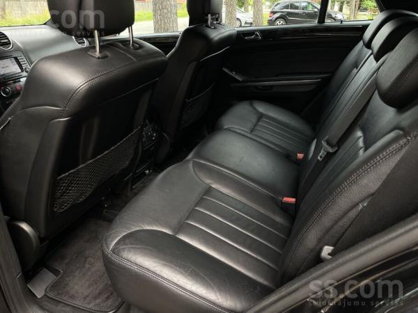 Black Mercedes-Benz ml-420 2008 in Riga, with an engine capacity of 3.00 L and mileage of 0 thousand km for 5200 €, photo 9 on AUTOMOTO.COM.LV
