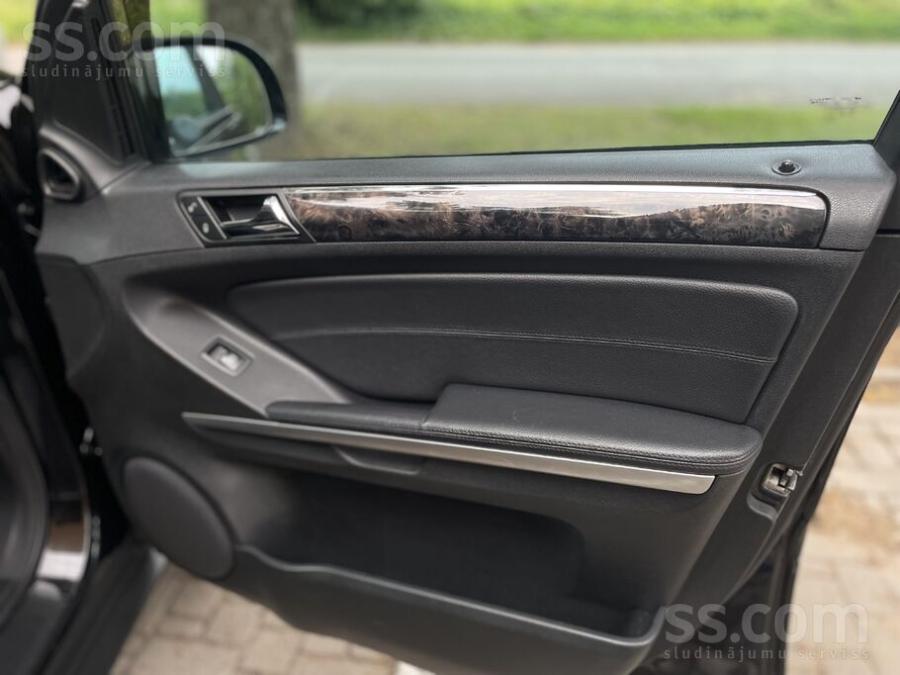 Melns Mercedes-Benz ml-420 2008 Rīga, ar dzinēja tilpumu 3.00 L un nobraukumu 0 tūkst. km par 5200 €, foto 12 vietnē AUTOMOTO.COM.LV