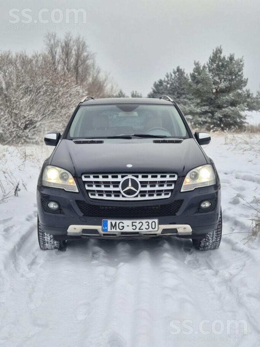 Zils Mercedes-Benz ml-420 2009 Rīga, ar dzinēja tilpumu 4.00 L un nobraukumu 391 tūkst. km par 7000 €, foto 1 vietnē AUTOMOTO.COM.LV