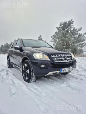 Zils Mercedes-Benz ml-420 2009 Rīga, ar dzinēja tilpumu 4.00 L un nobraukumu 391 tūkst. km par 7000 €, foto 4 vietnē AUTOMOTO.COM.LV