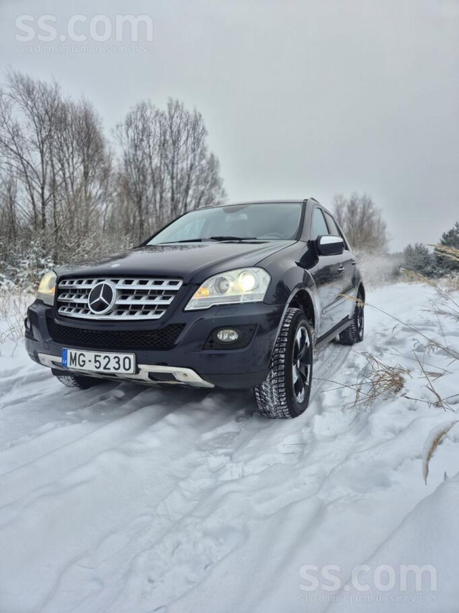Zils Mercedes-Benz ml-420 2009 Rīga, ar dzinēja tilpumu 4.00 L un nobraukumu 391 tūkst. km par 7000 €, foto 5 vietnē AUTOMOTO.COM.LV