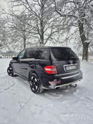 Zils Mercedes-Benz ml-420 2009 Rīga, ar dzinēja tilpumu 4.00 L un nobraukumu 391 tūkst. km par 7000 €, foto 6 vietnē AUTOMOTO.COM.LV