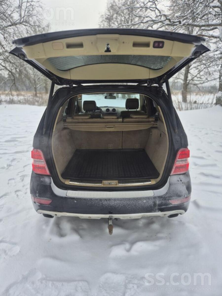 Zils Mercedes-Benz ml-420 2009 Rīga, ar dzinēja tilpumu 4.00 L un nobraukumu 391 tūkst. km par 7000 €, foto 8 vietnē AUTOMOTO.COM.LV