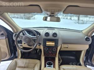 Zils Mercedes-Benz ml-420 2009 Rīga, ar dzinēja tilpumu 4.00 L un nobraukumu 391 tūkst. km par 7000 €, foto 14 vietnē AUTOMOTO.COM.LV