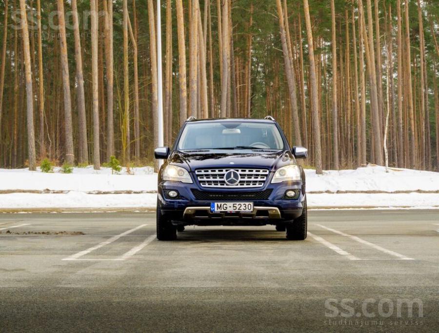 Blue Mercedes-Benz ml-420 2009 in Riga, with an engine capacity of 4.00 L and mileage of 392 thousand km for 6490 €, photo 3 on AUTOMOTO.COM.LV