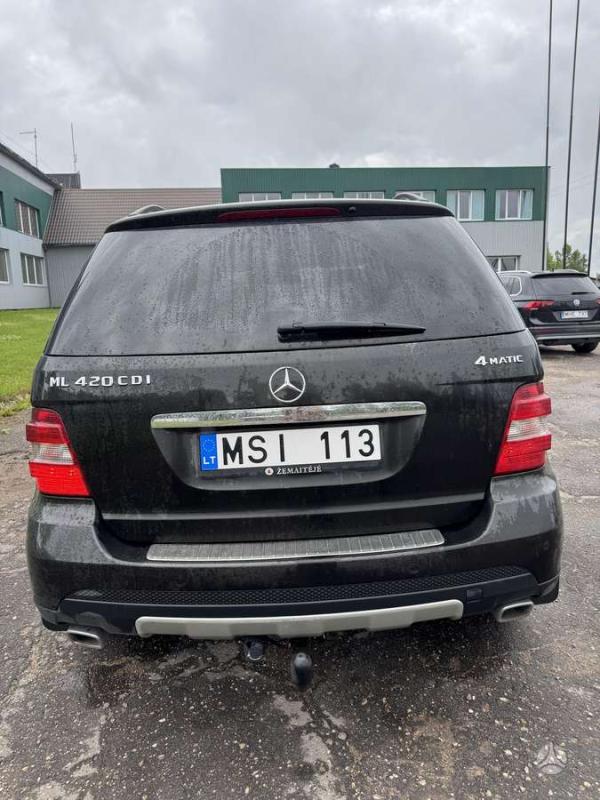 Brown Mercedes-Benz ml-420 2007 in Plunge, with an engine capacity of 4.00 L and mileage of 325 thousand km for 4500 €, photo 6 on AUTOMOTO.COM.LV