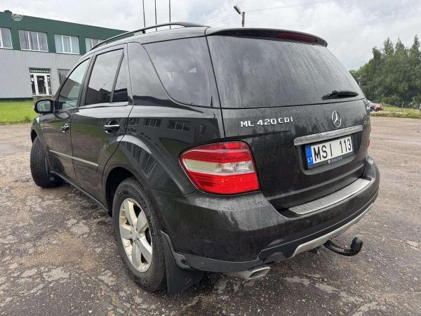 Brown Mercedes-Benz ml-420 2007 in Plunge, with an engine capacity of 4.00 L and mileage of 325 thousand km for 4500 €, photo 7 on AUTOMOTO.COM.LV