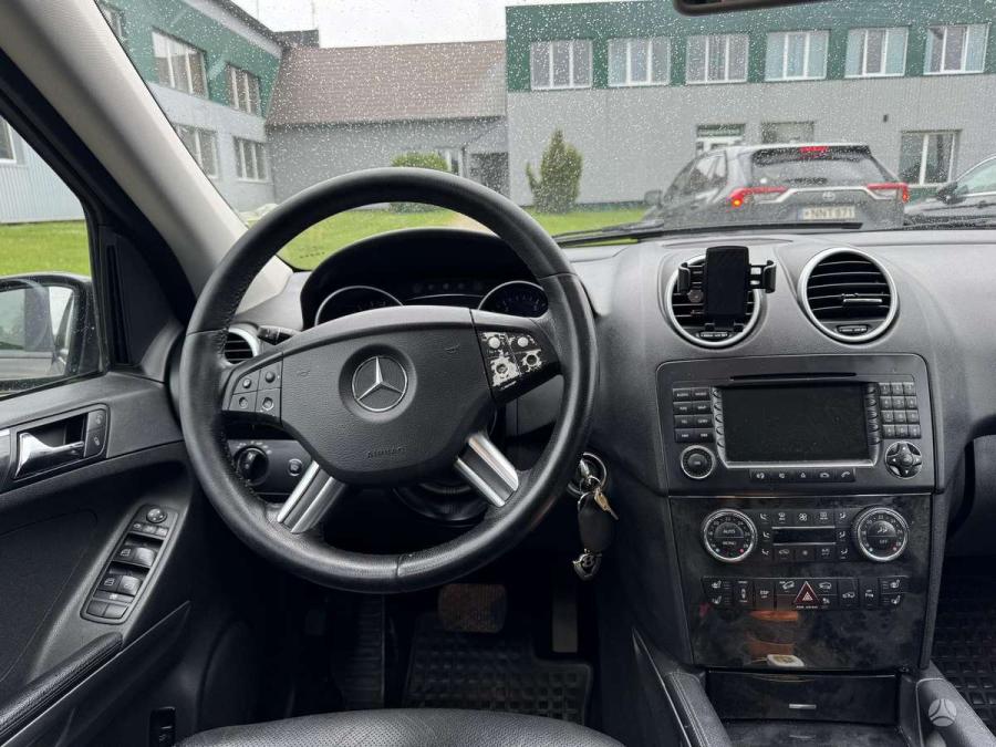Brūns Mercedes-Benz ml-420 2007 Plungė, ar dzinēja tilpumu 4.00 L un nobraukumu 325 tūkst. km par 4500 €, foto 12 vietnē AUTOMOTO.COM.LV