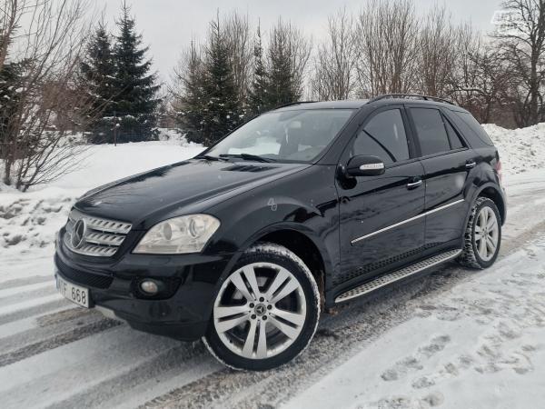 Mercedes-Benz ml-420 2008 Viļņa, ar dzinēja tilpumu 4.20 L un nobraukumu 38 tūkst. km par 3750 €, foto 3 vietnē AUTOMOTO.COM.LV