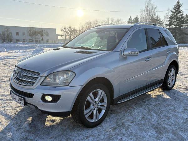 Grey Mercedes-Benz ml-420 2007 in Joniskis, with an engine capacity of 4.00 L and mileage of 330 thousand km for 4150 €, photo 1 on AUTOMOTO.COM.LV