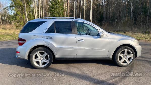 Pelēks Mercedes-Benz ml-420 2009 Tallina, ar dzinēja tilpumu 4.00 L un nobraukumu 325 tūkst. km par 9990 €, foto 3 vietnē AUTOMOTO.COM.LV