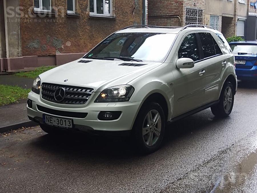 White Mercedes-Benz ml-420 2008 in Riga, with an engine capacity of 4.00 L and mileage of 0 thousand km for 4400 €, photo 1 on AUTOMOTO.COM.LV