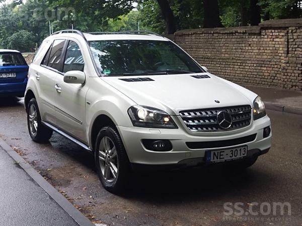 White Mercedes-Benz ml-420 2008 in Riga, with an engine capacity of 4.00 L and mileage of 0 thousand km for 4400 €, photo 3 on AUTOMOTO.COM.LV