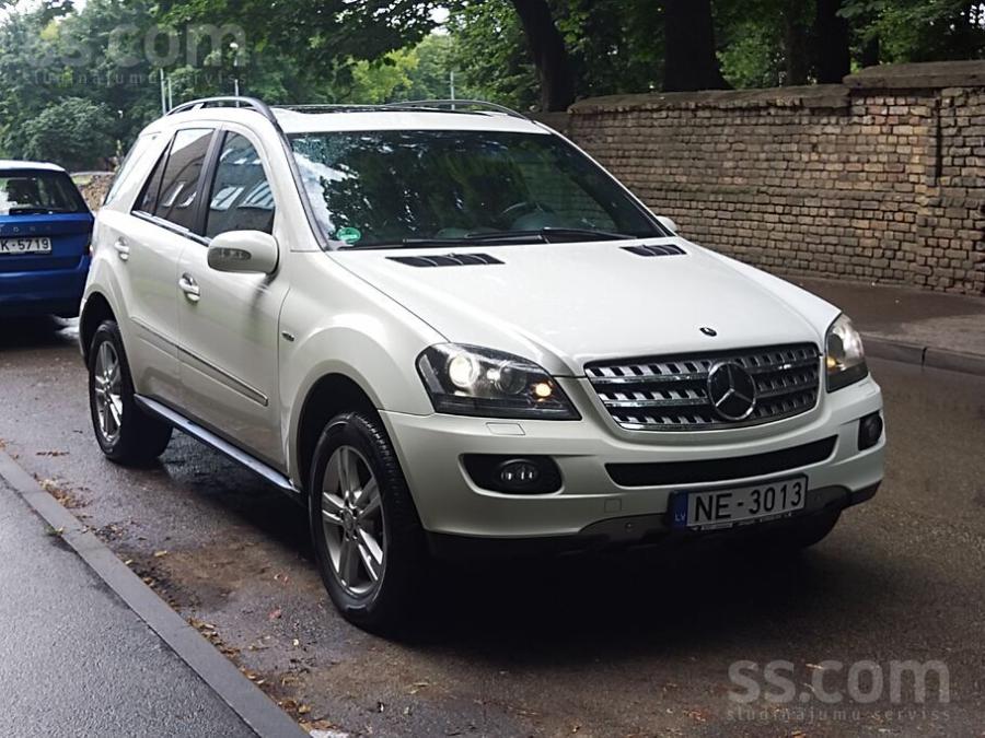 White Mercedes-Benz ml-420 2008 in Riga, with an engine capacity of 4.00 L and mileage of 0 thousand km for 4400 €, photo 4 on AUTOMOTO.COM.LV