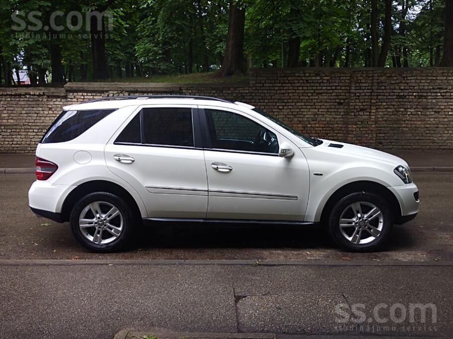 White Mercedes-Benz ml-420 2008 in Riga, with an engine capacity of 4.00 L and mileage of 0 thousand km for 4400 €, photo 6 on AUTOMOTO.COM.LV