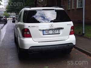 White Mercedes-Benz ml-420 2008 in Riga, with an engine capacity of 4.00 L and mileage of 0 thousand km for 4400 €, photo 9 on AUTOMOTO.COM.LV