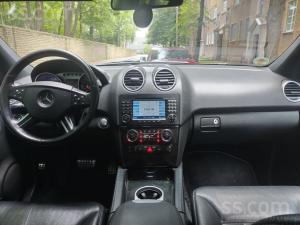 White Mercedes-Benz ml-420 2008 in Riga, with an engine capacity of 4.00 L and mileage of 0 thousand km for 4400 €, photo 14 on AUTOMOTO.COM.LV