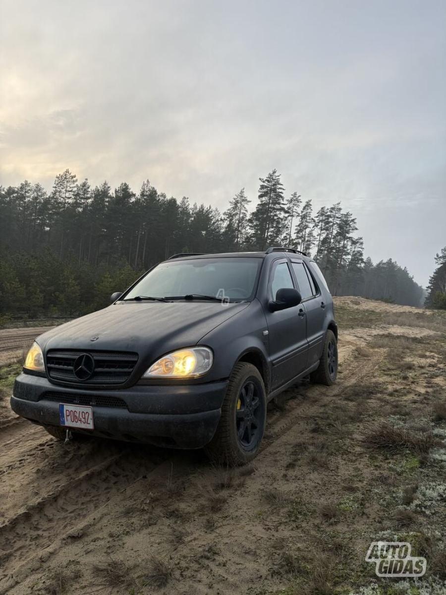 Melns Mercedes-Benz ml-430 1999 Varėna, ar dzinēja tilpumu 4.30 L un nobraukumu 500 tūkst. km par 1450 €, foto 6 vietnē AUTOMOTO.COM.LV