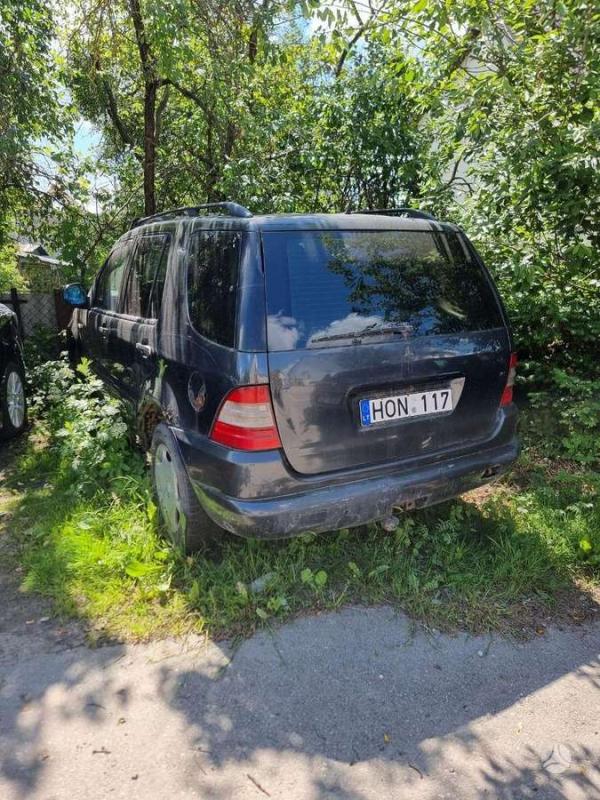 Melns Mercedes-Benz ml-430 1999 Kauņa, ar dzinēja tilpumu 4.30 L un nobraukumu 300 tūkst. km par 1200 €, foto 2 vietnē AUTOMOTO.COM.LV