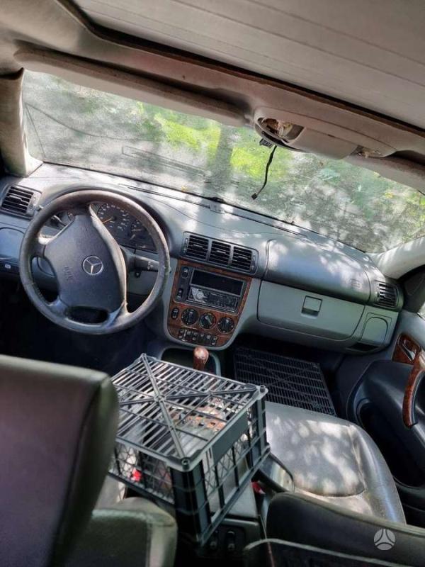 Melns Mercedes-Benz ml-430 1999 Kauņa, ar dzinēja tilpumu 4.30 L un nobraukumu 300 tūkst. km par 1200 €, foto 3 vietnē AUTOMOTO.COM.LV