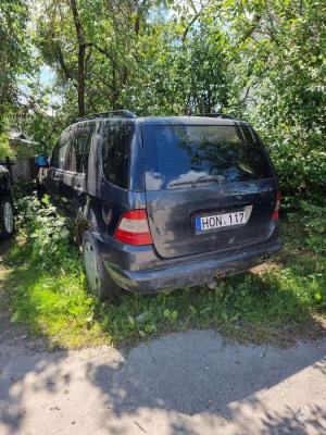 Черный Мерседес МЛ 430 1999 в Каунас, объемом двигателя 4.30 л и пробегом 300 тыс. км за 1200 €, фото 3 на AUTOMOTO.COM.LV