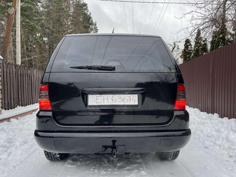 Melns Mercedes-Benz ml-430 2000 Viļņa, ar dzinēja tilpumu 4.27 L un nobraukumu 263 tūkst. km par 3800 €, foto 5 vietnē AUTOMOTO.COM.LV