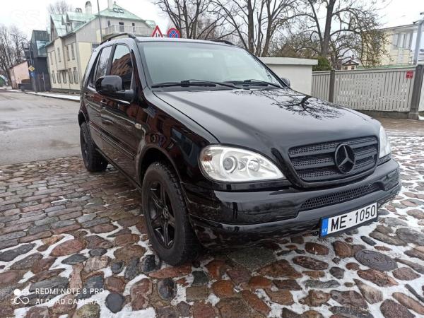 Black Mercedes-Benz ml-430 2000 in Riga, with an engine capacity of 4.30 L and mileage of 424 thousand km for 2950 €, photo 2 on AUTOMOTO.COM.LV