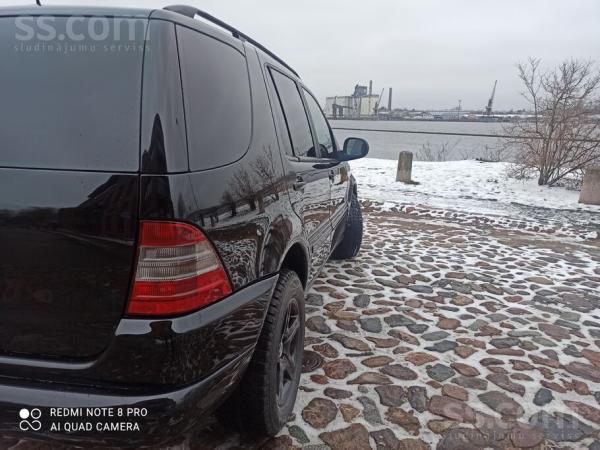 Black Mercedes-Benz ml-430 2000 in Riga, with an engine capacity of 4.30 L and mileage of 424 thousand km for 2950 €, photo 5 on AUTOMOTO.COM.LV