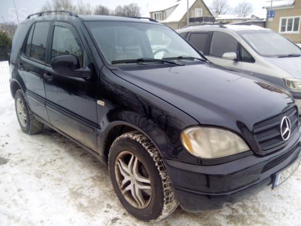 Black Mercedes-Benz ml-430 2000 in Liepaja, with an engine capacity of 4.30 L and mileage of 0 thousand km for 1290 €, photo 2 on AUTOMOTO.COM.LV