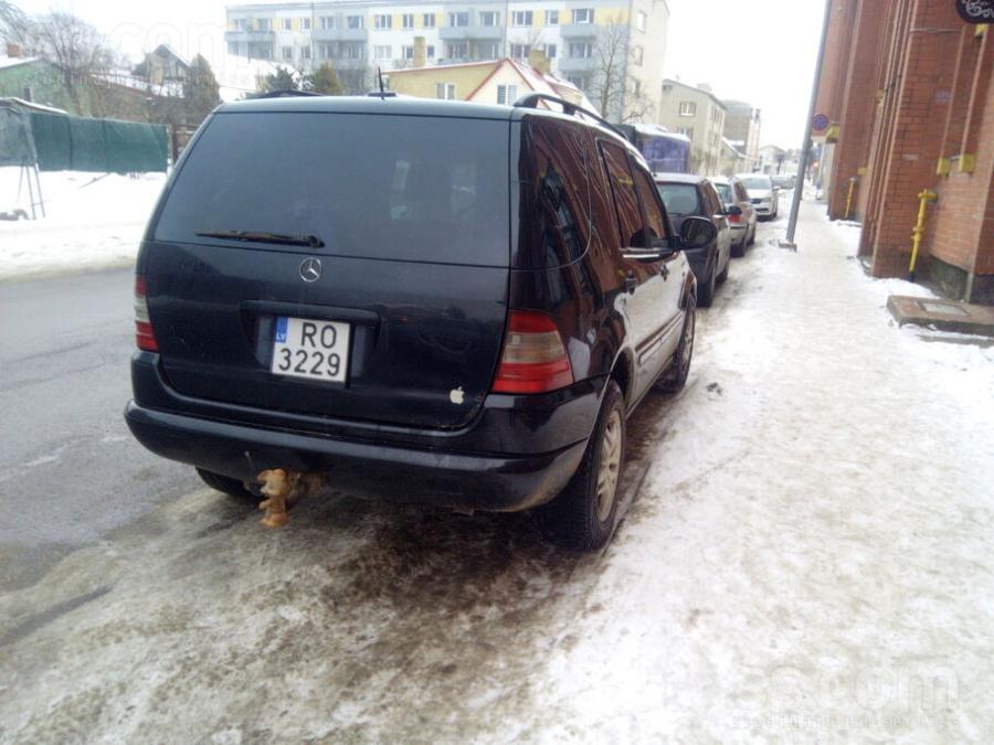 Melns Mercedes-Benz ml-430 2000 Liepāja, ar dzinēja tilpumu 4.30 L un nobraukumu 0 tūkst. km par 1290 €, foto 3 vietnē AUTOMOTO.COM.LV