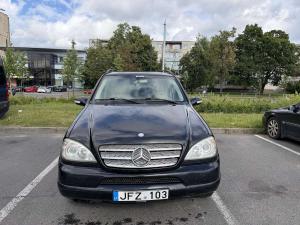 Black Mercedes-Benz ml-430 2000 in Vilnius, with an engine capacity of 4.30 L and mileage of 223 thousand km for 1450 €, photo 3 on AUTOMOTO.COM.LV