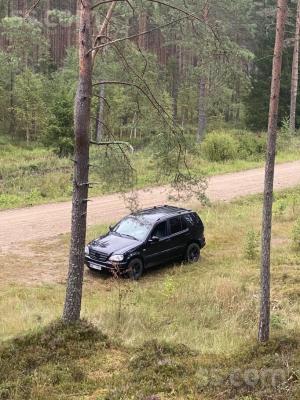 Melns Mercedes-Benz ml-430 2000 Ventspils, ar dzinēja tilpumu 4.30 L un nobraukumu 434 tūkst. km par 2900 €, foto 9 vietnē AUTOMOTO.COM.LV