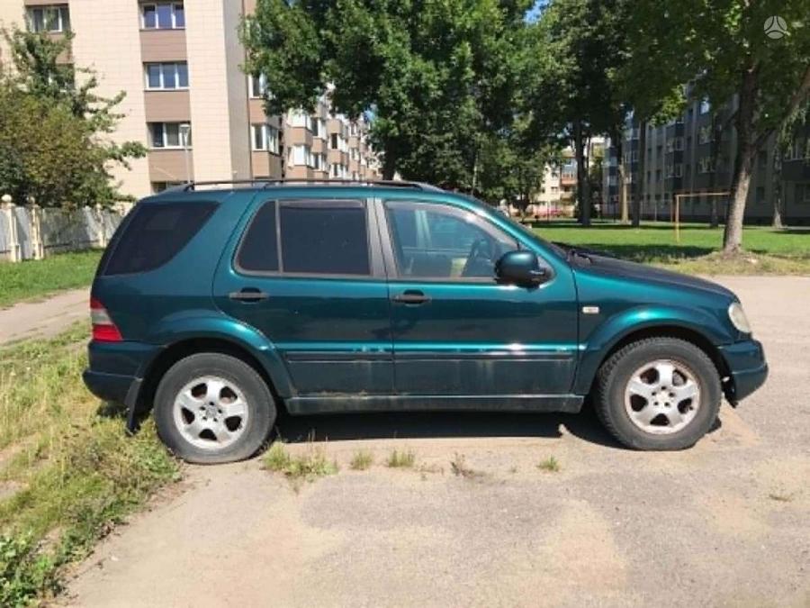 Зеленый Мерседес МЛ 430 1999 в Паневежис, объемом двигателя 4.27 л и пробегом 288 тыс. км за 1450 €, фото 4 на AUTOMOTO.COM.LV