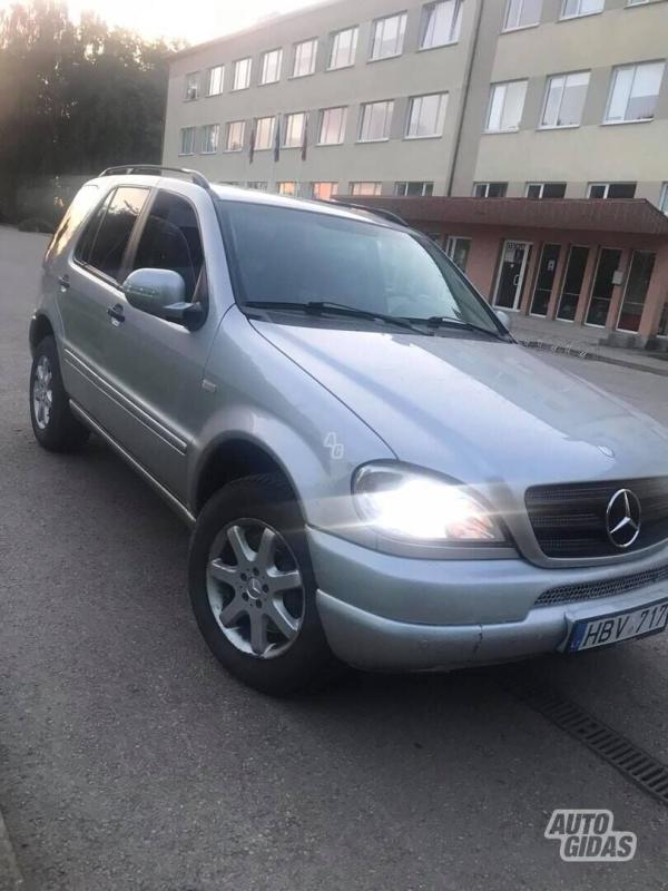 Grey Mercedes-Benz ml-430 2000 in Alytus, with an engine capacity of 4.30 L and mileage of 326 thousand km for 2200 €, photo 2 on AUTOMOTO.COM.LV