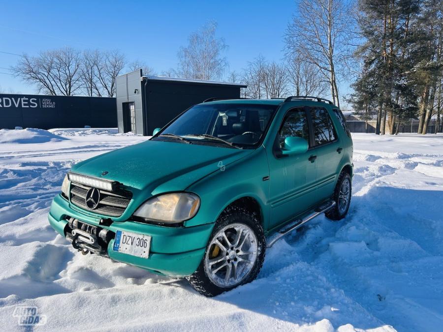 Grey Mercedes-Benz ml-430 2001 in Siauliai, with an engine capacity of 4.30 L and mileage of 360 thousand km for 2900 €, photo 2 on AUTOMOTO.COM.LV