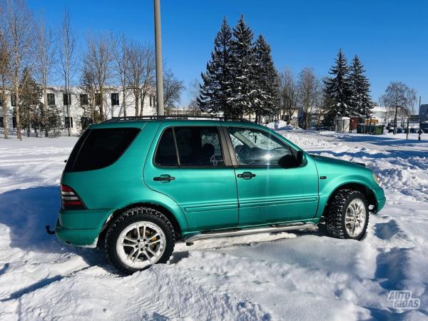 Pelēks Mercedes-Benz ml-430 2001 Šauļi, ar dzinēja tilpumu 4.30 L un nobraukumu 360 tūkst. km par 2900 €, foto 5 vietnē AUTOMOTO.COM.LV
