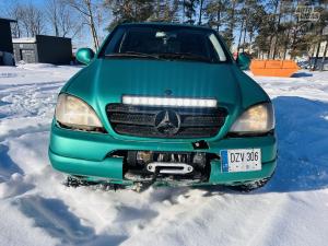 Grey Mercedes-Benz ml-430 2001 in Siauliai, with an engine capacity of 4.30 L and mileage of 360 thousand km for 2900 €, photo 10 on AUTOMOTO.COM.LV