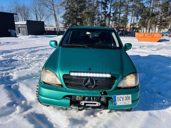 Pelēks Mercedes-Benz ml-430 2001 Šauļi, ar dzinēja tilpumu 4.30 L un nobraukumu 380 tūkst. km par 2850 €, foto 9 vietnē AUTOMOTO.COM.LV