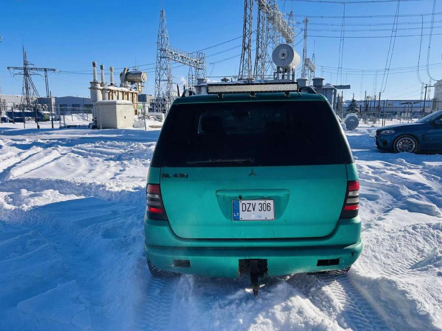 Pelēks Mercedes-Benz ml-430 2001 Šauļi, ar dzinēja tilpumu 4.30 L un nobraukumu 380 tūkst. km par 2850 €, foto 10 vietnē AUTOMOTO.COM.LV