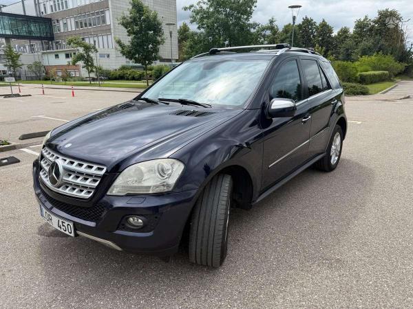 Blue Mercedes-Benz ml-450 2009 in Vilnius, with an engine capacity of 4.00 L and mileage of 290 thousand km for 9800 €, photo 1 on AUTOMOTO.COM.LV