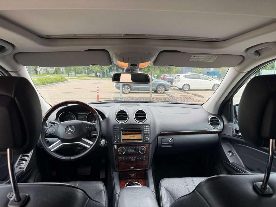 Zils Mercedes-Benz ml-450 2009 Viļņa, ar dzinēja tilpumu 4.00 L un nobraukumu 290 tūkst. km par 9800 €, foto 9 vietnē AUTOMOTO.COM.LV