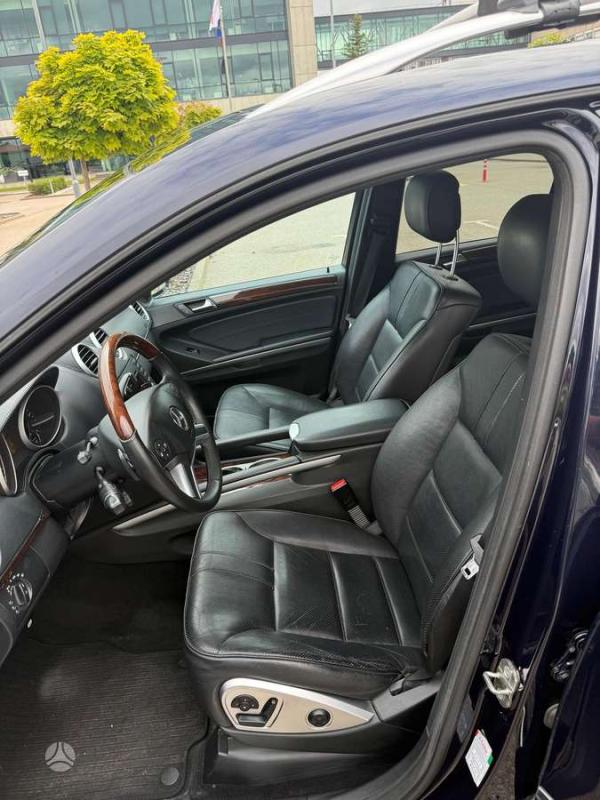 Blue Mercedes-Benz ml-450 2009 in Vilnius, with an engine capacity of 4.00 L and mileage of 290 thousand km for 9800 €, photo 9 on AUTOMOTO.COM.LV