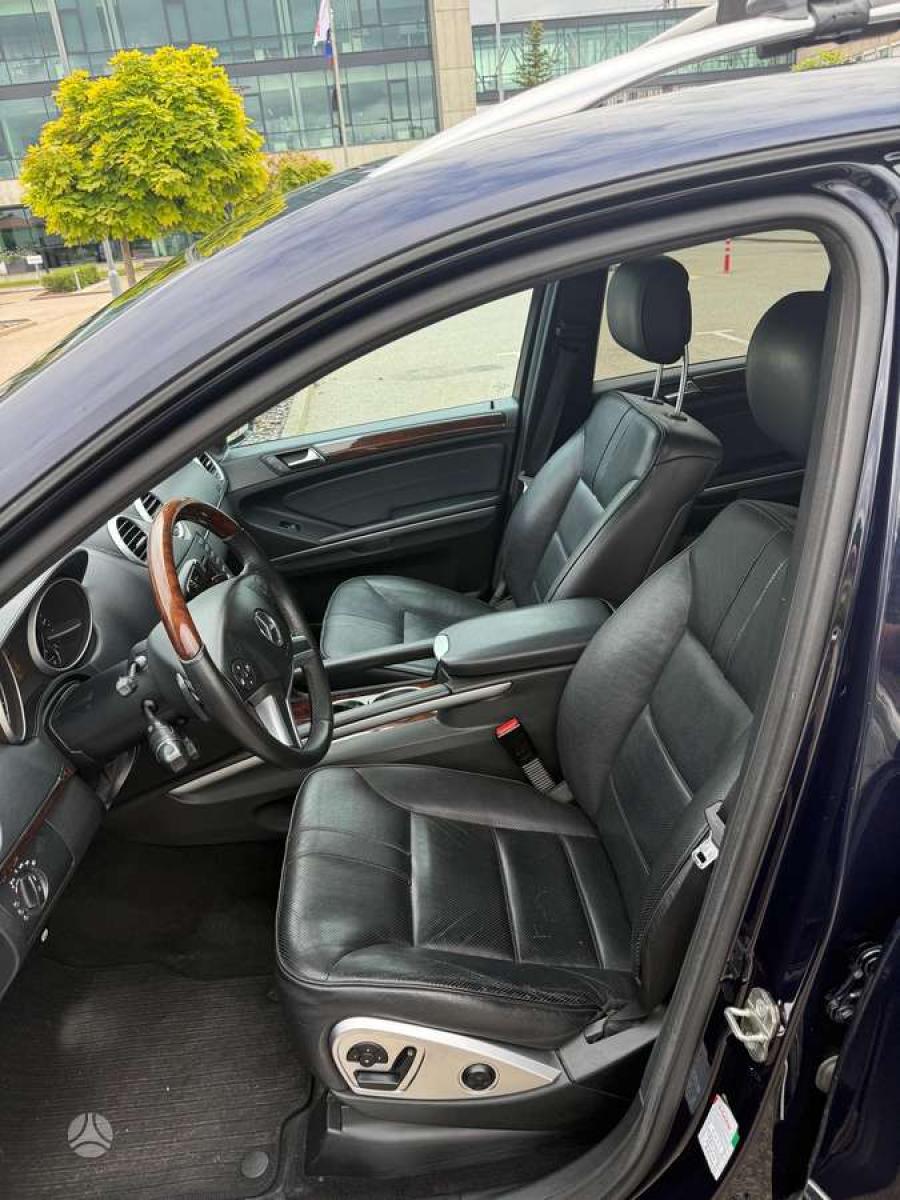 Zils Mercedes-Benz ml-450 2009 Viļņa, ar dzinēja tilpumu 4.00 L un nobraukumu 290 tūkst. km par 9800 €, foto 10 vietnē AUTOMOTO.COM.LV