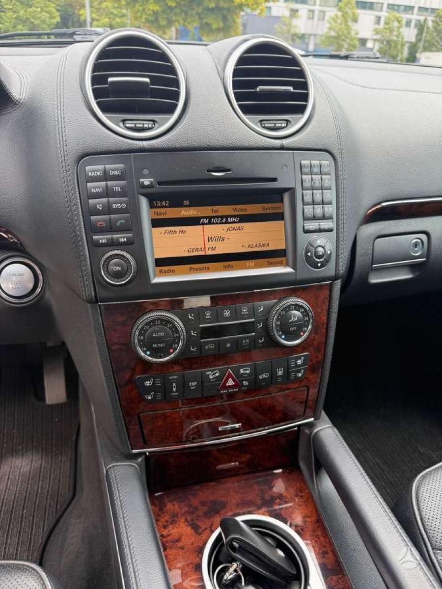 Zils Mercedes-Benz ml-450 2009 Viļņa, ar dzinēja tilpumu 4.00 L un nobraukumu 290 tūkst. km par 9800 €, foto 11 vietnē AUTOMOTO.COM.LV