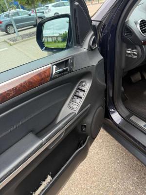 Zils Mercedes-Benz ml-450 2009 Viļņa, ar dzinēja tilpumu 4.00 L un nobraukumu 290 tūkst. km par 9800 €, foto 13 vietnē AUTOMOTO.COM.LV