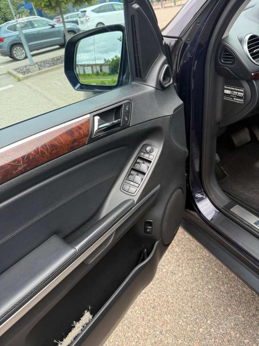 Zils Mercedes-Benz ml-450 2009 Viļņa, ar dzinēja tilpumu 4.00 L un nobraukumu 290 tūkst. km par 9800 €, foto 13 vietnē AUTOMOTO.COM.LV