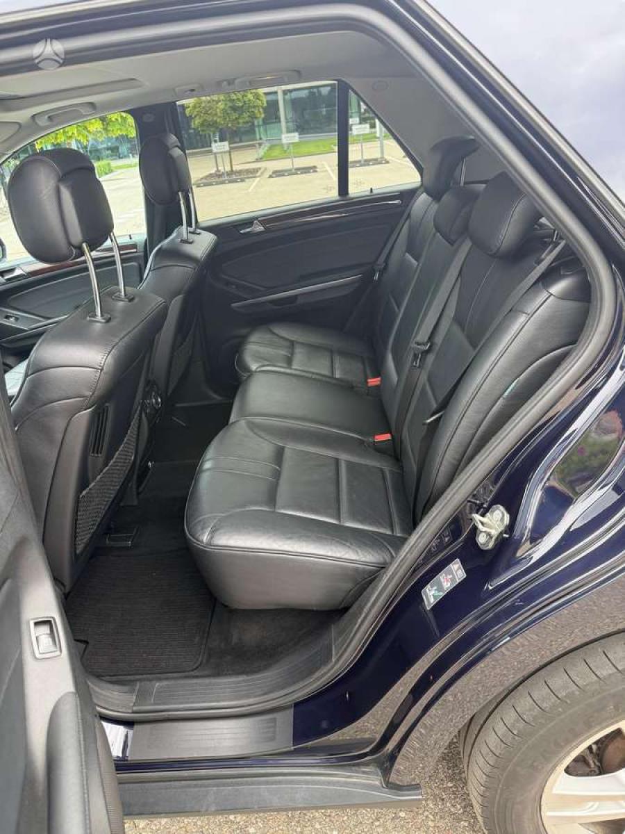 Zils Mercedes-Benz ml-450 2009 Viļņa, ar dzinēja tilpumu 4.00 L un nobraukumu 290 tūkst. km par 9800 €, foto 15 vietnē AUTOMOTO.COM.LV