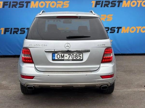 Grey Mercedes-Benz ml-450 2009 in Riga, with an engine capacity of 4.00 L and mileage of 289 thousand km for 5950 €, photo 4 on AUTOMOTO.COM.LV