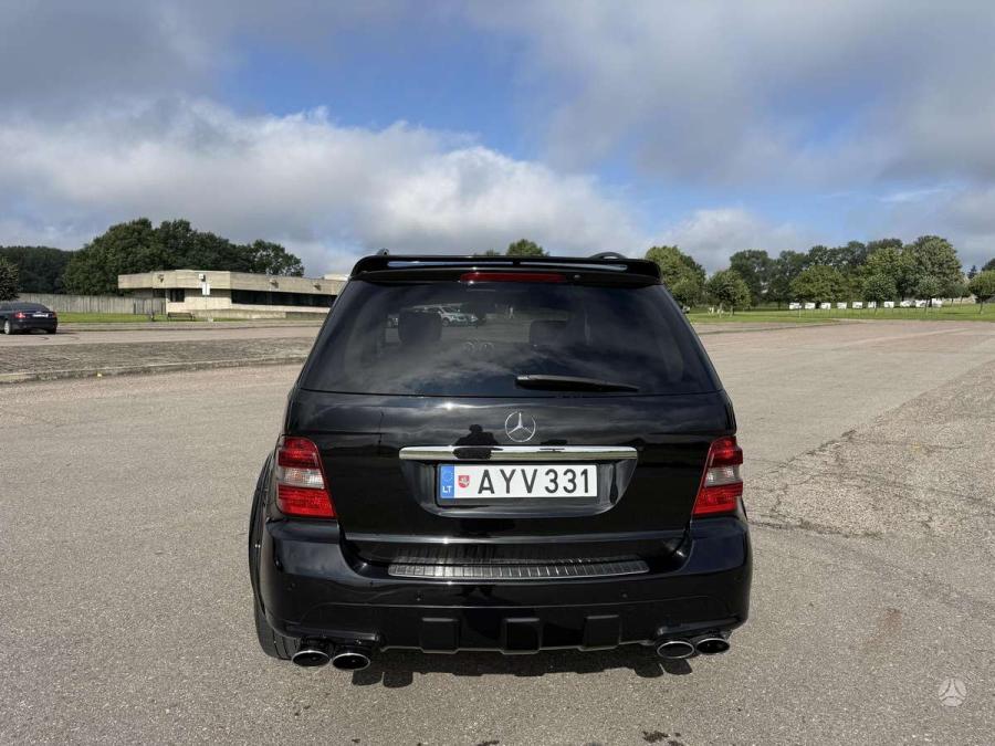 Черный Мерседес МЛ 500 2006 в Каунас, объемом двигателя 5.00 л и пробегом 245 тыс. км за 9500 €, фото 4 на AUTOMOTO.COM.LV