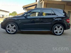 Melns Mercedes-Benz ml-500 2008 Preiļi, ar dzinēja tilpumu 5.50 L un nobraukumu 175 tūkst. km par 18500 €, foto 3 vietnē AUTOMOTO.COM.LV